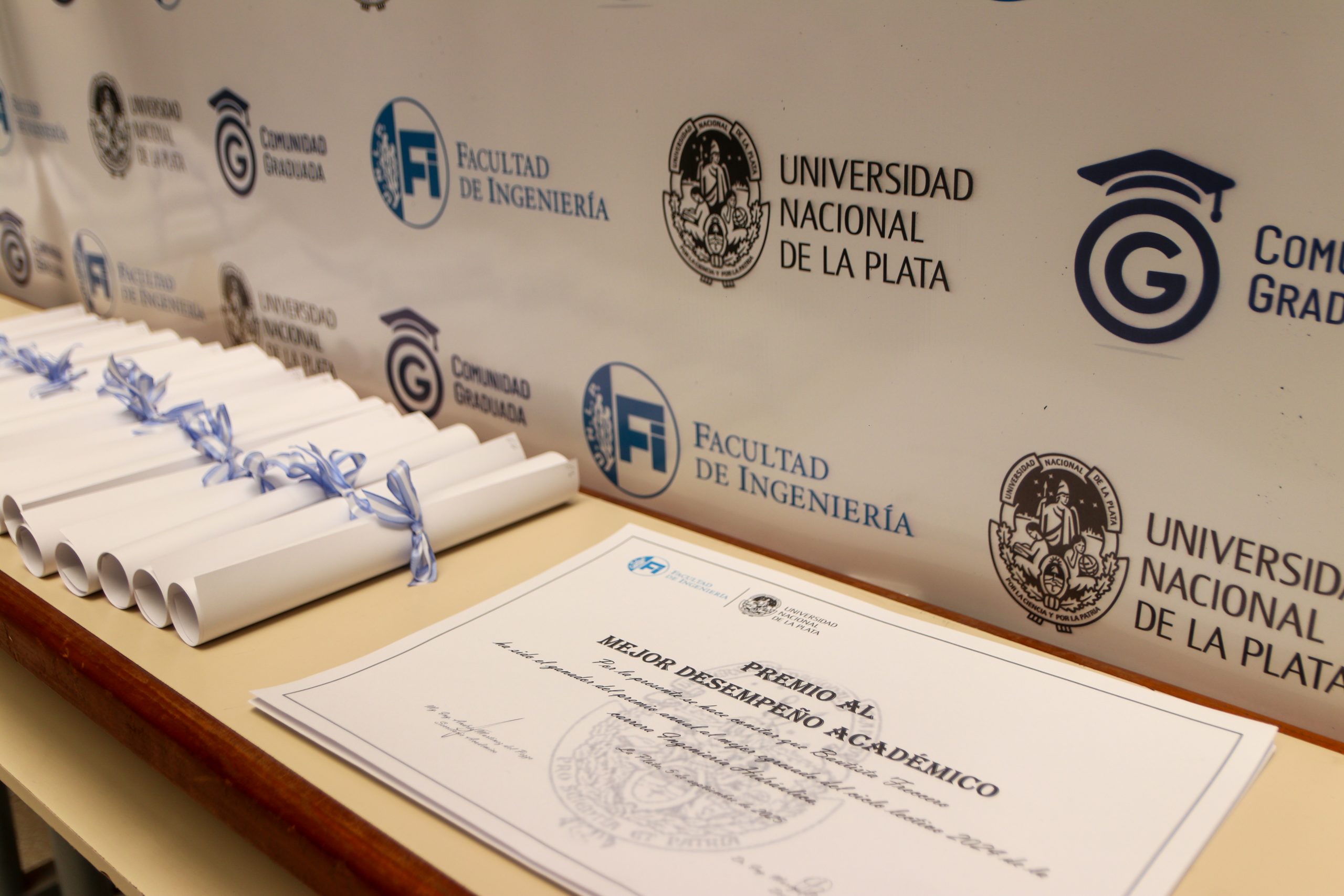 Ingeniería entregó diplomas y premió a sus graduados destacados ...